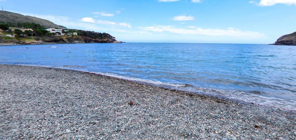 Platja del Morts beach in Colera - 2026 - Visit Costa Brava