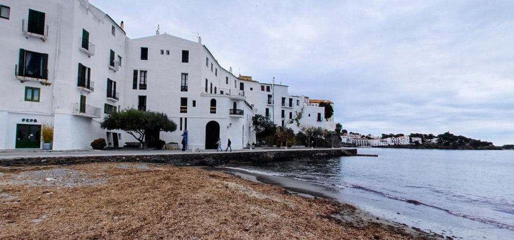 Playa de Portdoguer en Cadaqués - 2025 - Visita Costa Brava