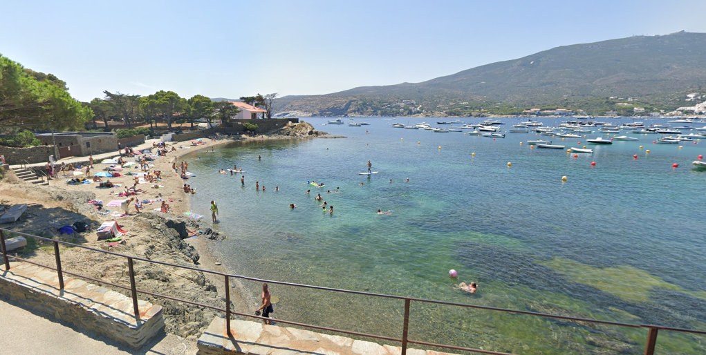 Playa del Ros en Cadaqués - 2025 - Visita Costa Brava