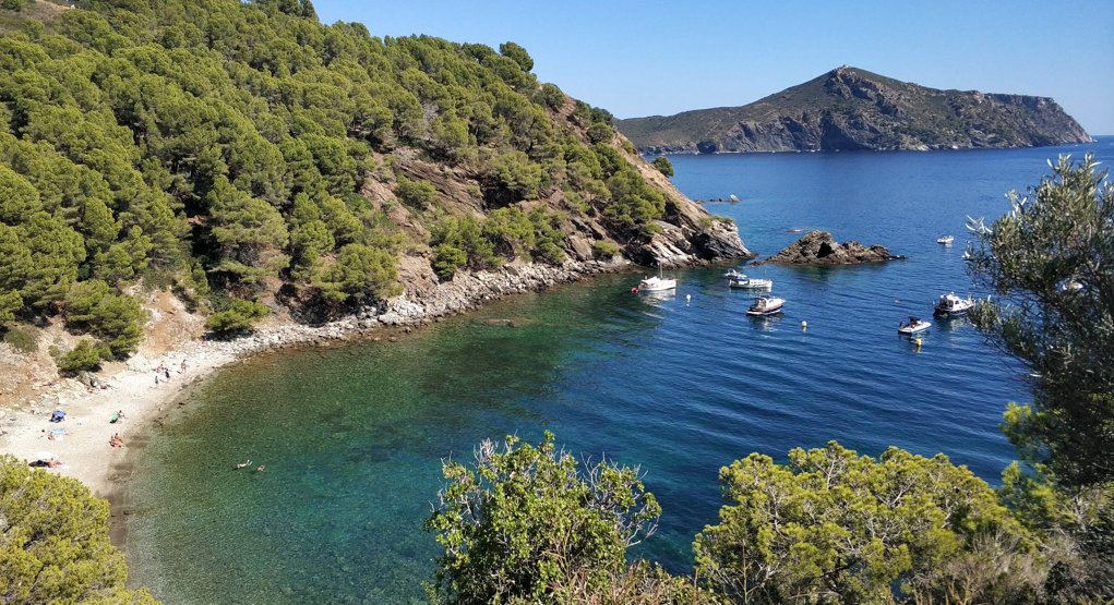 Rustella cove in Roses - 2026 - Visit Costa Brava