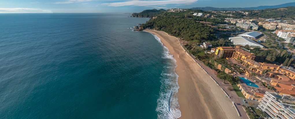 Fenals beach in Lloret de Mar - 2023 - Visit Costa Brava