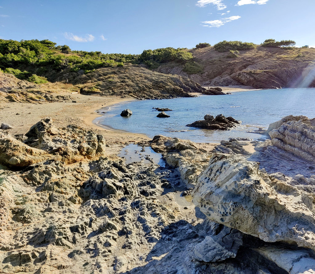 Borró d'Enfora beach in Colera - 2026 - Visit Costa Brava