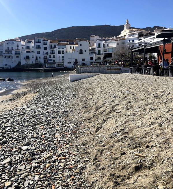 Playa Gran en Cadaqués - 2025 - Visita Costa Brava