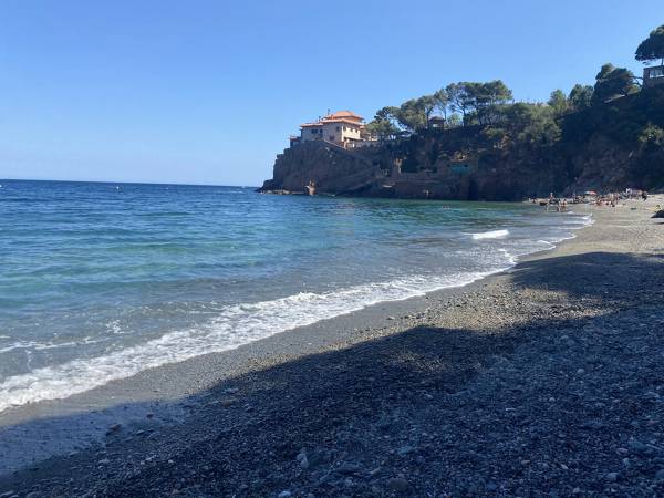 Platja Fonda beach in Begur - 2026 - Visit Costa Brava